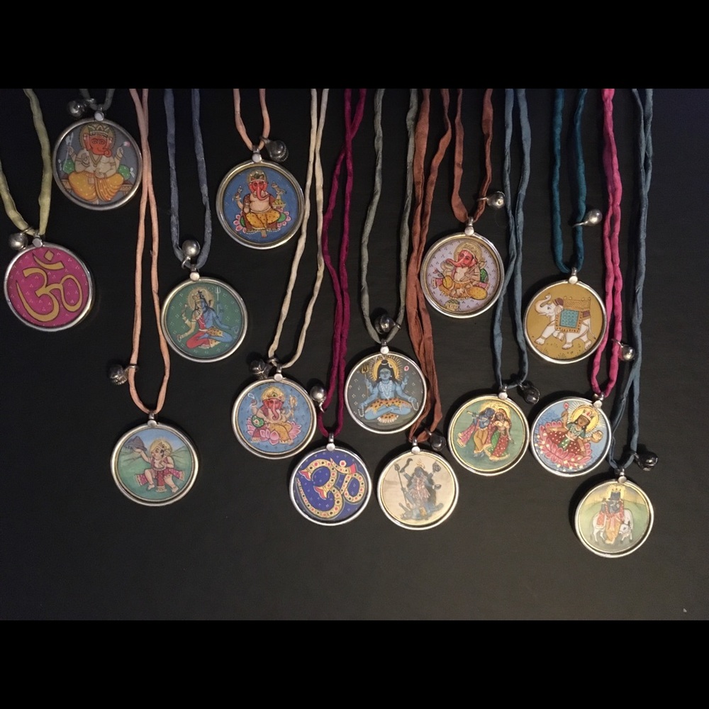 12 Indian Miniature Hand Painted Pendants - Gem